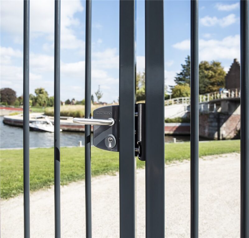 Surface mounted gate lock – Gatesfactory